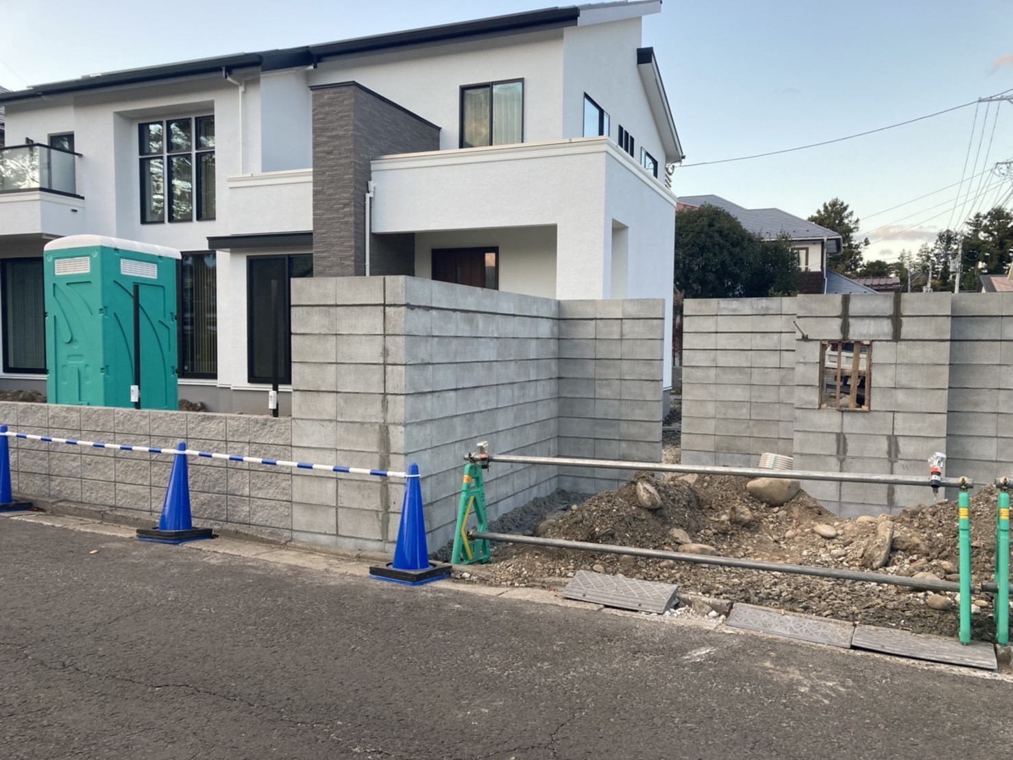 ブロック・フェンス - 仙台の住宅リフォーム、内装解体、屋根補修はリスティ